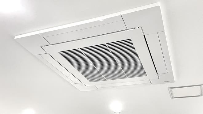 秋葉原駅・馬喰町駅等から徒歩数分!|ワイド8.1m大型ミラー!39㎡フルリフォームスタジオ|清潔感あるフローリング!の写真16