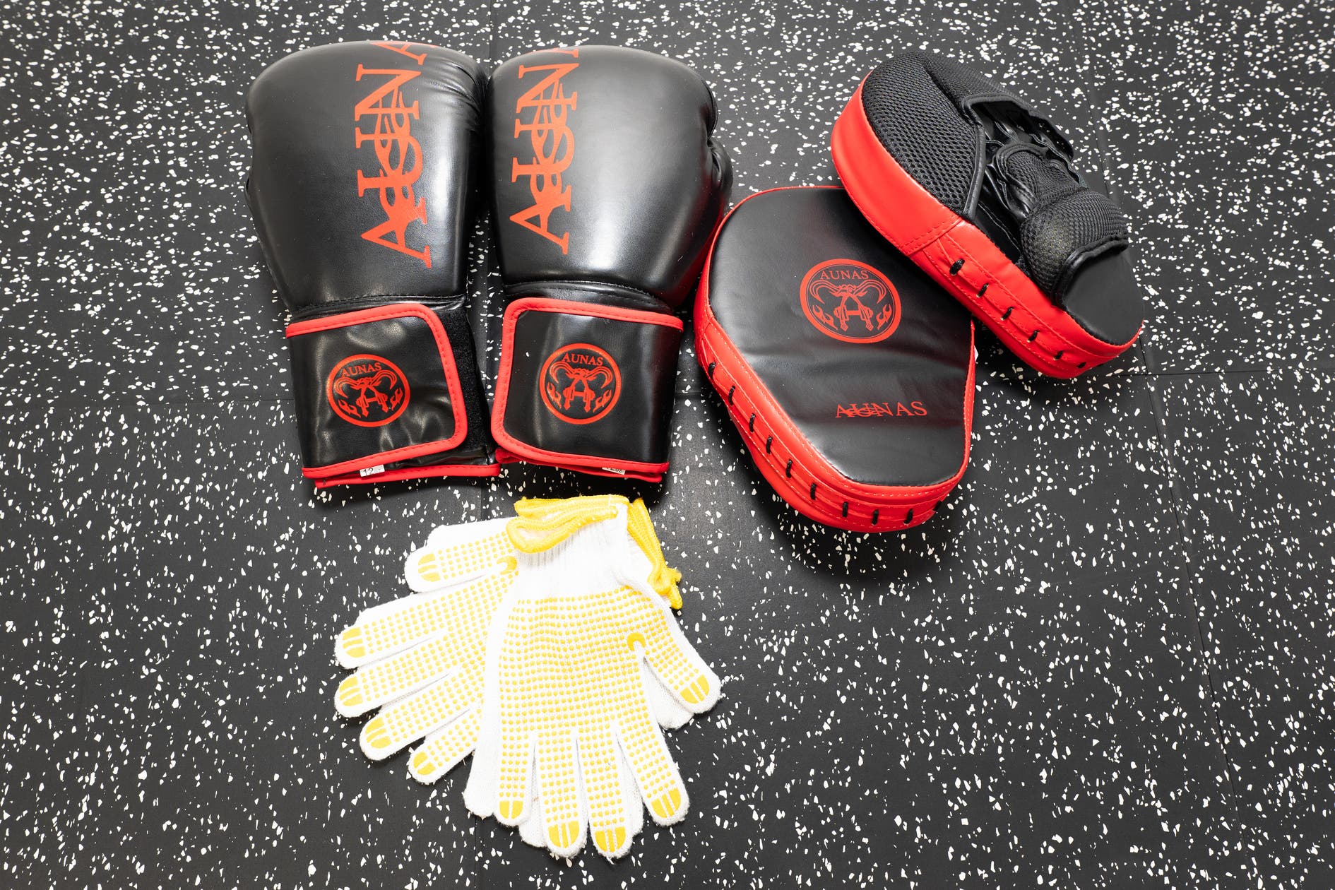 OPEN価格で池袋最安【池袋駅7分】1日1回スタッフ完全清掃のハイクオリティレンタルジムの写真16