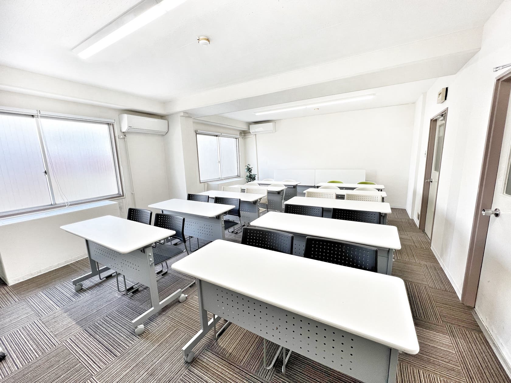 🎯新大阪駅徒歩1分🎯【インボイス対応で経費も安心】🌈爆速ネット🌈追加料金不要🌈◆お気軽会議室新大阪comet◆の写真4