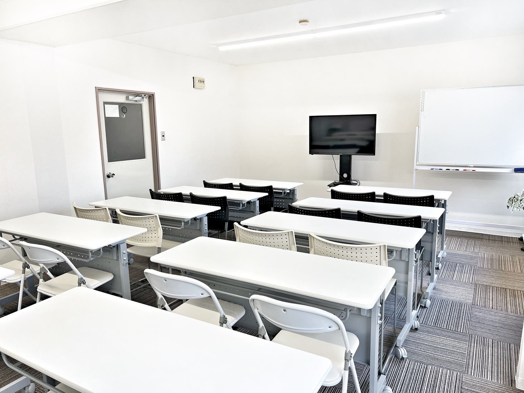 🎯新大阪駅徒歩1分🎯【インボイス対応で経費も安心】🌈爆速ネット🌈追加料金不要🌈◆お気軽会議室新大阪comet◆の写真9