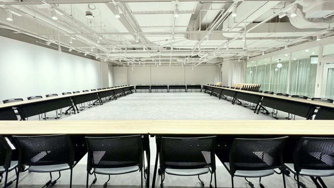 名古屋会議室 広⼩路本町 HALL(B1階)【栄駅徒歩4分!最大102名!セミナー・講演会におすすめ】の写真12