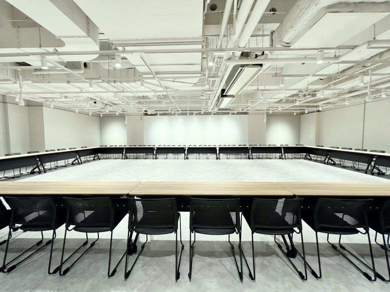 名古屋会議室 広⼩路本町　HALL（B1階）【栄駅徒歩4分！最大102名！セミナー・講演会におすすめ】の写真10