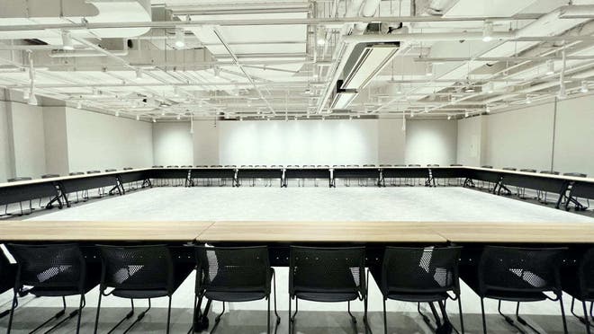 名古屋会議室 広⼩路本町 HALL(B1階)【栄駅徒歩4分!最大102名!セミナー・講演会におすすめ】の写真10