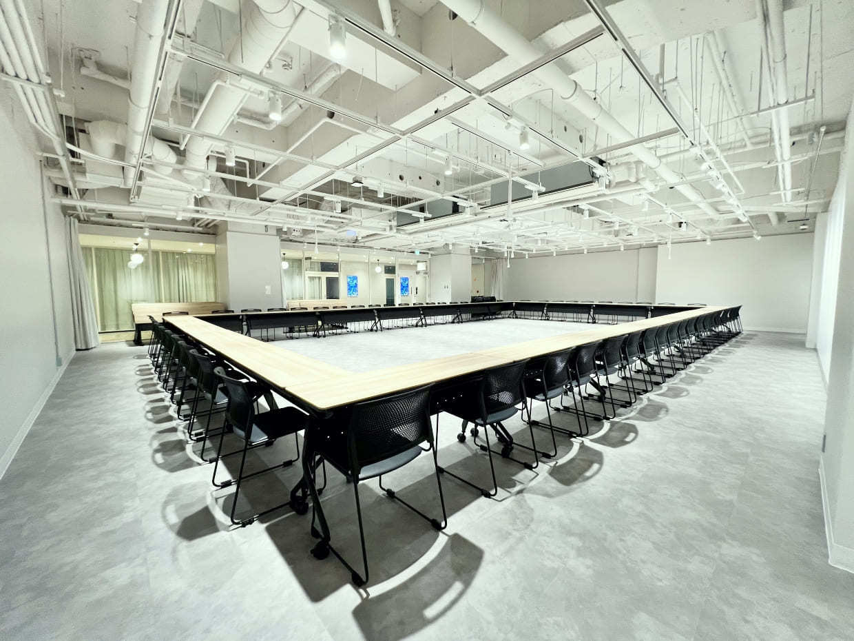 名古屋会議室 広⼩路本町　HALL（B1階）【栄駅徒歩4分！最大102名！セミナー・講演会におすすめ】の写真13