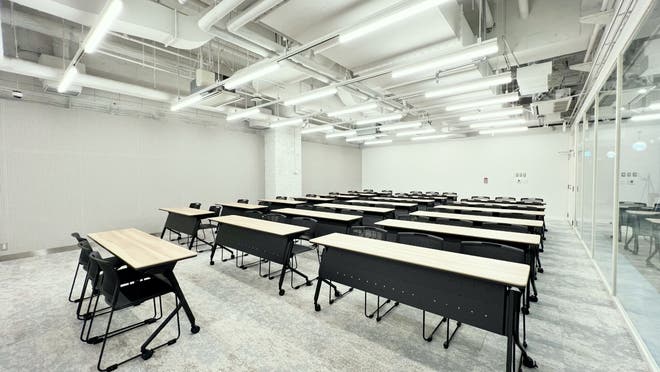 名古屋会議室 広⼩路本町 ROOM A(B1階)【栄駅徒歩4分!最大53名!会議やセミナーにおすすめ】の写真2