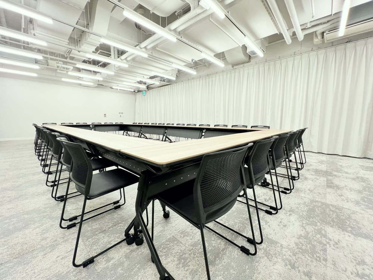 名古屋会議室 広⼩路本町 ROOM A（B1階）【栄駅徒歩4分！最大53名！会議やセミナーにおすすめ】の写真9