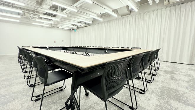 名古屋会議室 広⼩路本町 ROOM A(B1階)【栄駅徒歩4分!最大53名!会議やセミナーにおすすめ】の写真9