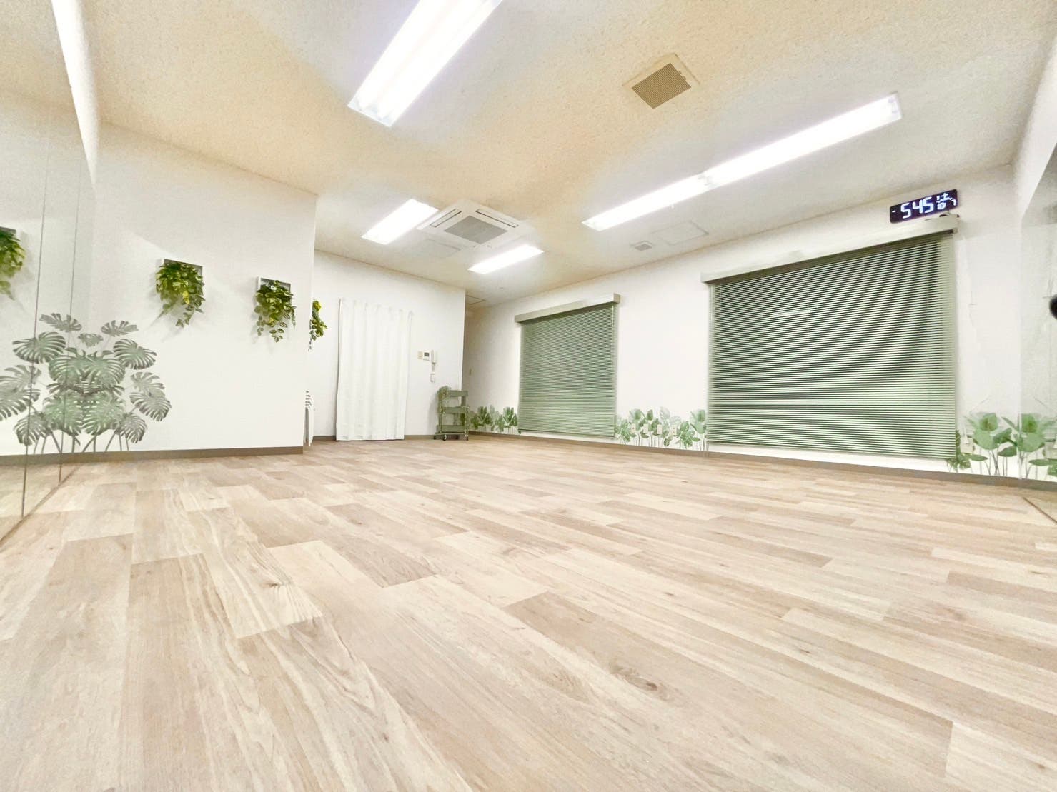 【東池袋駅4分、池袋駅9分】2面大型鏡計9m／広々40㎡スタジオでダンス・ヨガ・コスプレ・撮影・演劇におすすめ☆大音量・大声✖の写真4