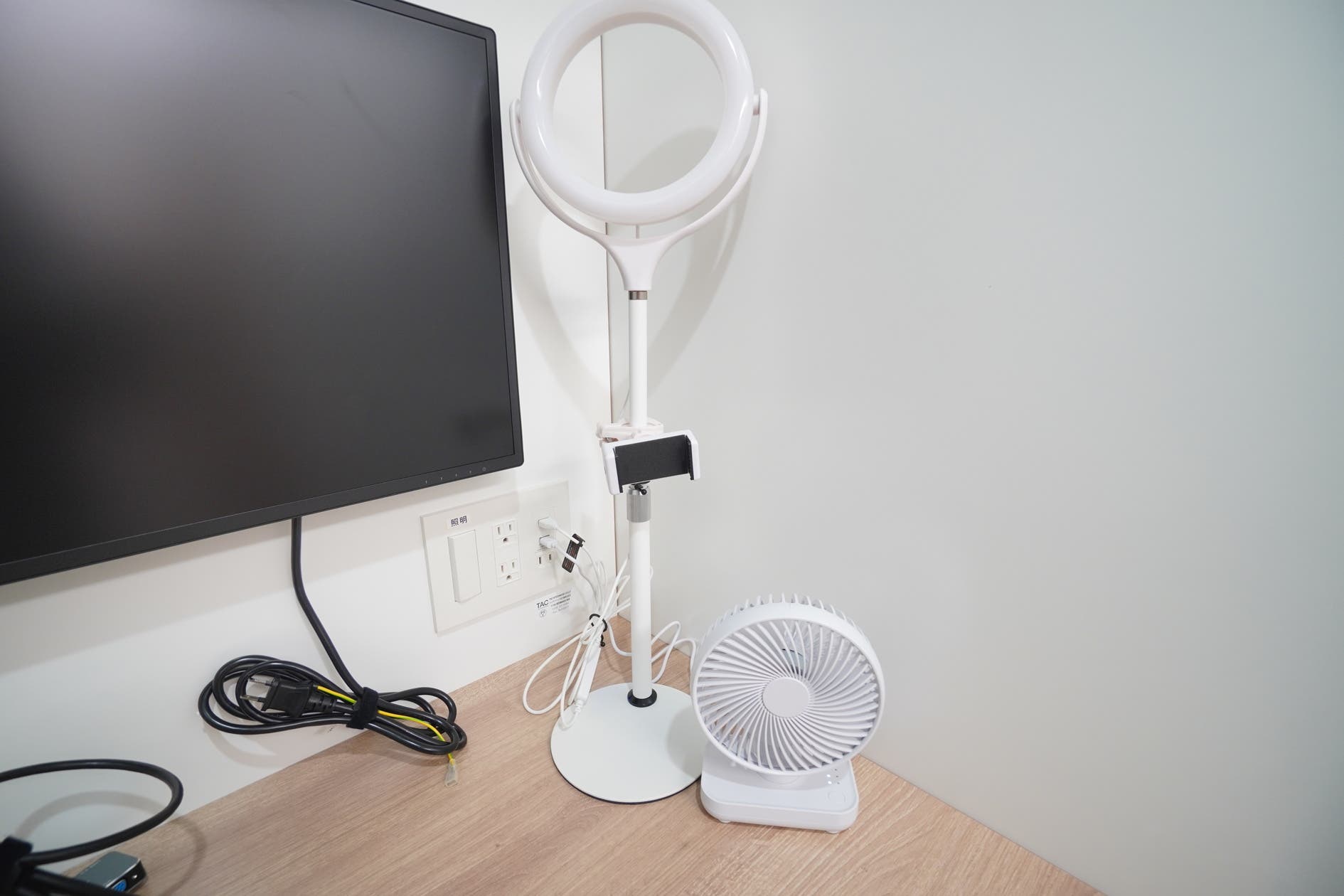 ＜ワークブース宝町No.3＞駅近人気エリア🚃完全個室💼Wi-Fi📶電源🔌テレワーク/ZOOM/自習/作業場所の写真5