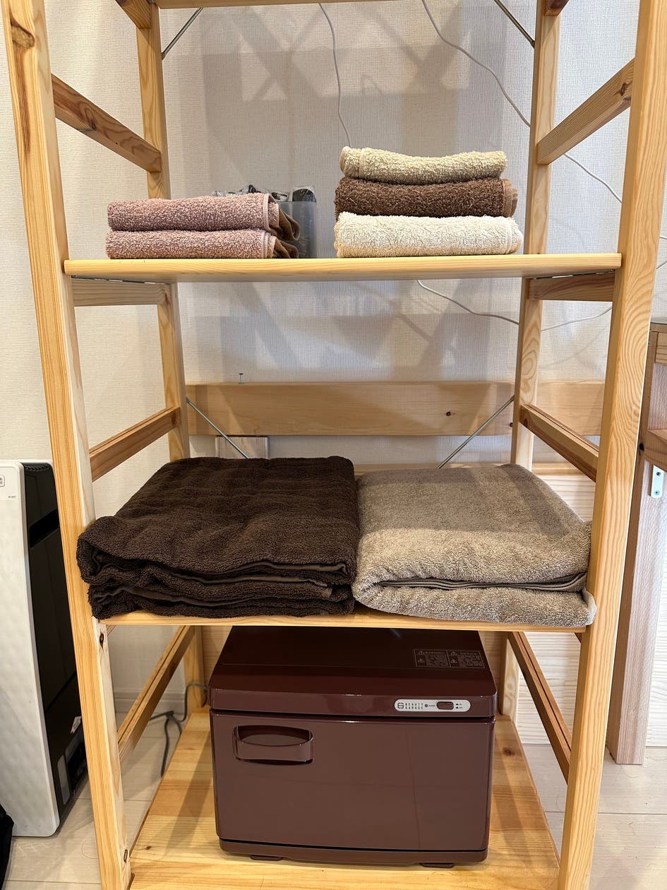 ワンルーム型レンタルサロン✨整体、エステ、ネイル等に✨１時間～使用可能✨自動昇降式ベッド完備✨【さいたま新都心駅徒歩10分】の写真4