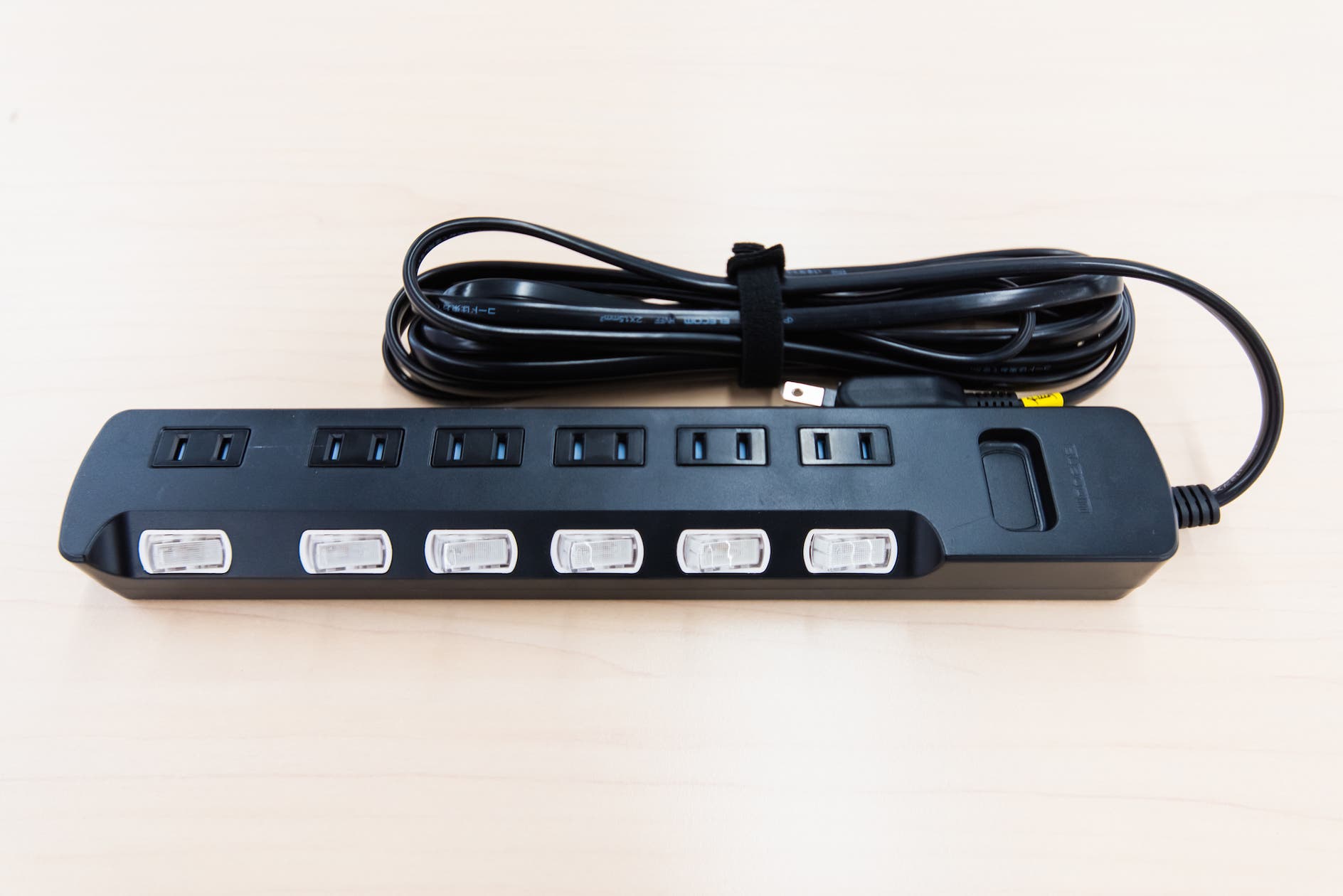 【名古屋の伏見駅徒歩1分】定員6名-モニター含む備品・高速Wi-Fi無料！701会議室の写真11