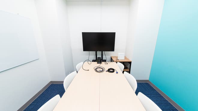 【名古屋の伏見駅徒歩1分】定員6名-モニター含む備品・高速Wi-Fi無料!701会議室の写真3