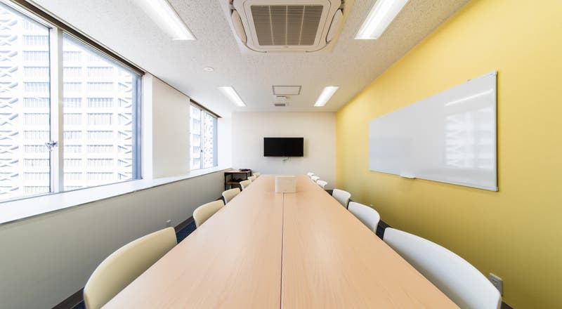 【名古屋の伏見駅徒歩1分】定員12名-モニター含む備品・高速Wi-Fi無料！702会議室