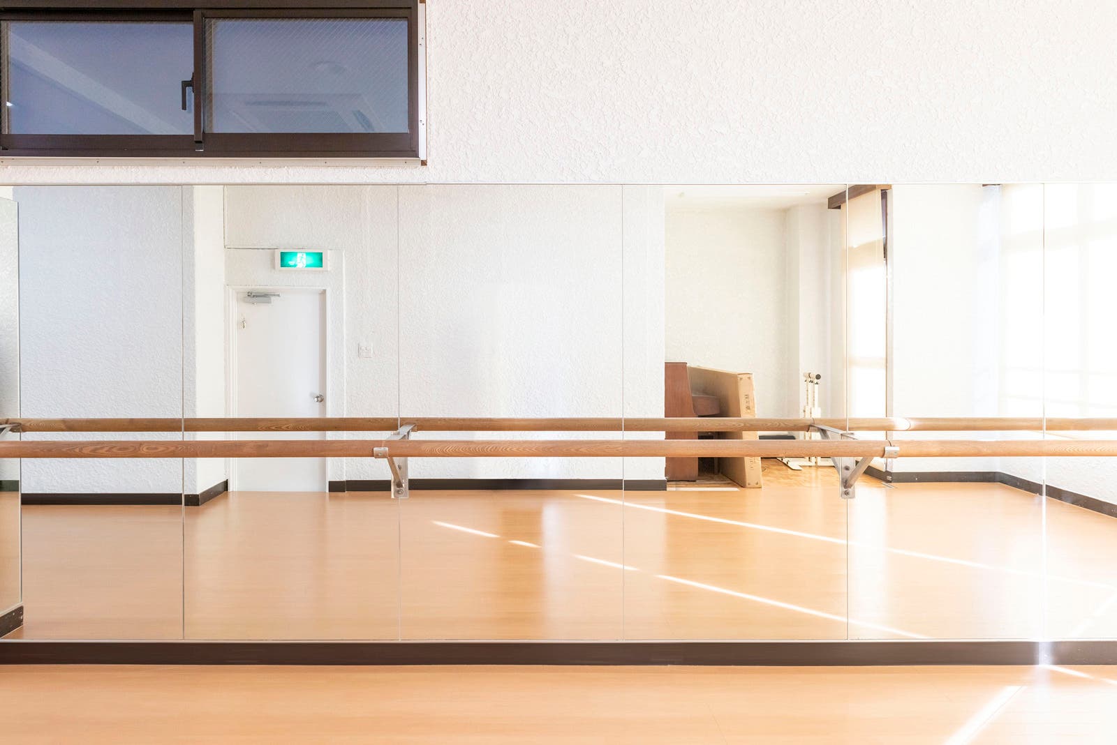 平井駅徒歩2分。24時間利用可能！光が明るく差し込む、開放的な多目的スタジオです。の写真5