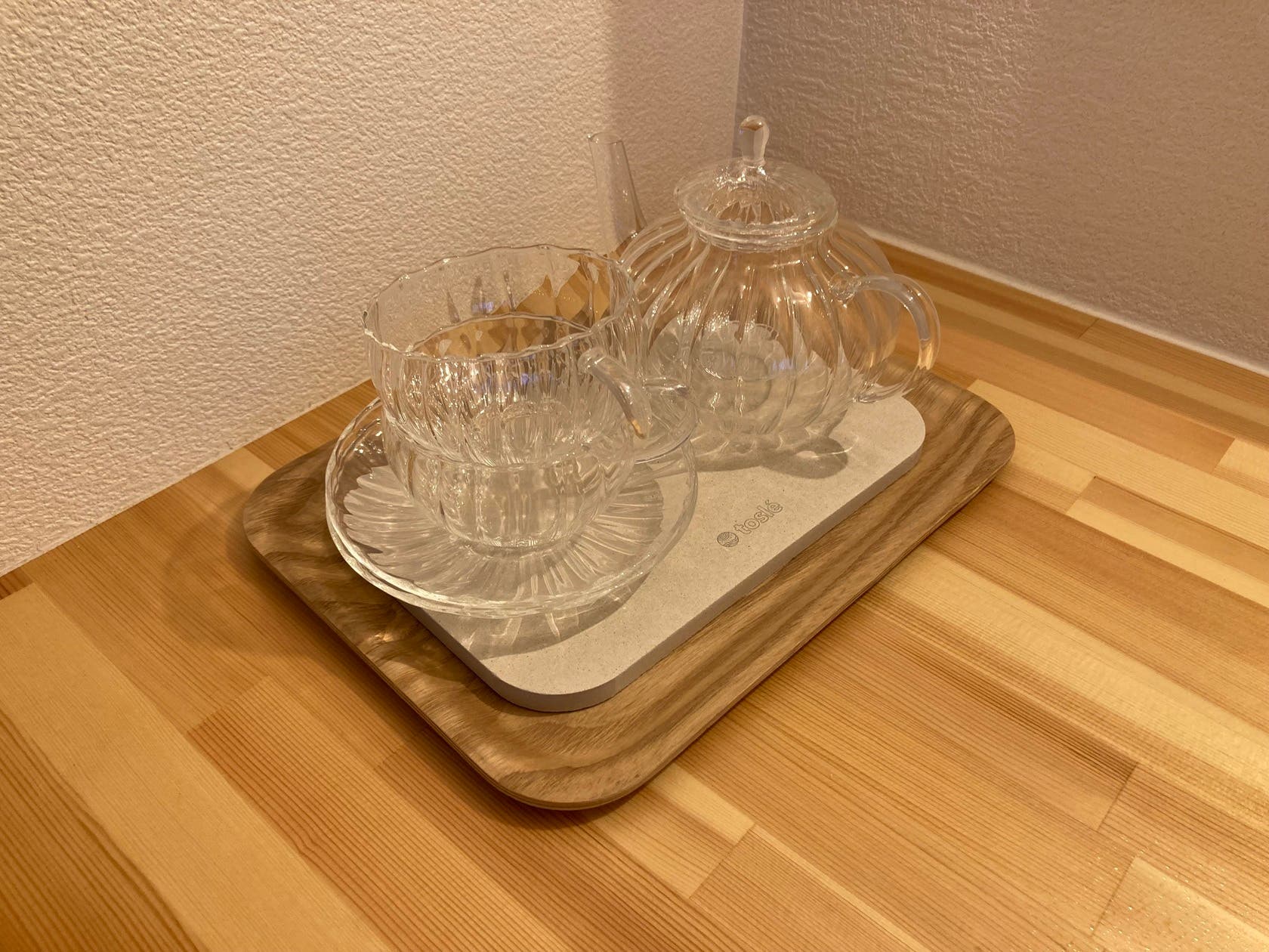 【袋町駅近】✨祝オープン✨リゾート型🌴完全個室プライベートサロン｜リクライニングベッド常設｜ラタンの机・イス｜テレビの写真8