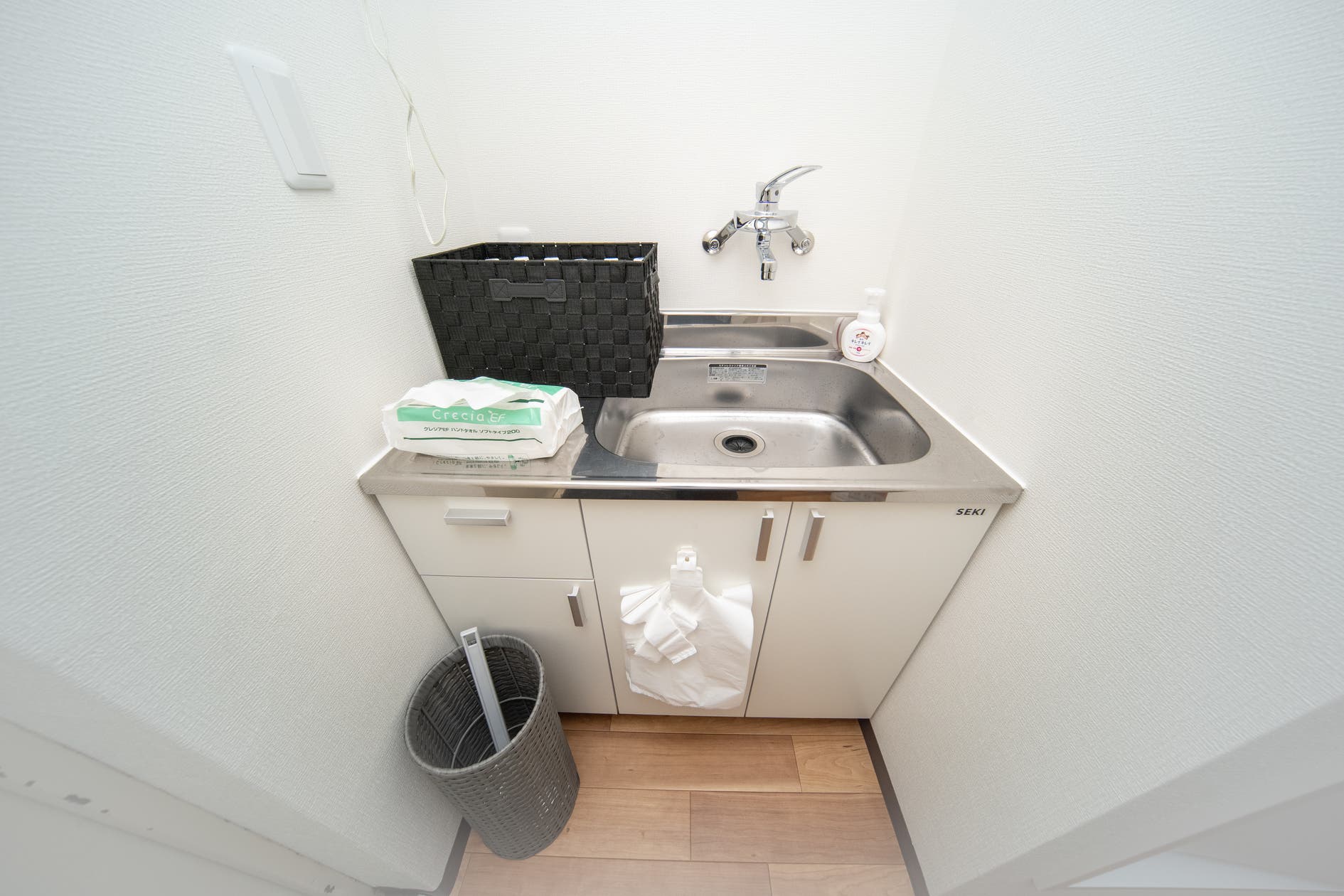 【高田馬場駅2分】12席、光回線高速WiFi、ホワイトボード完備☆1日1回スタッフ完全清掃の会議室の写真16