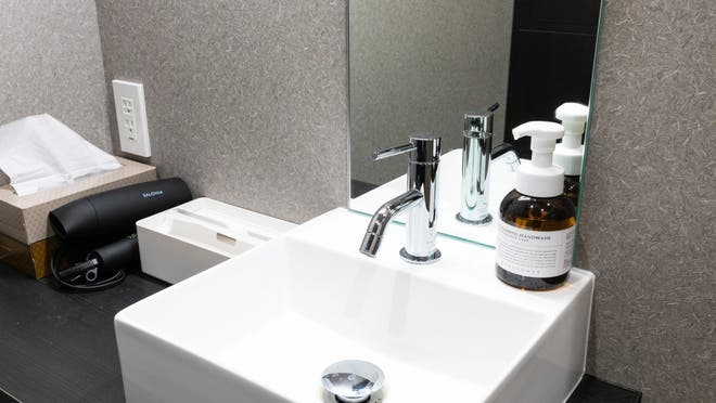 【渋谷駅徒歩5分】スタッフ常勤|高性能設備✨カフェテラス併設☕️男女別の更衣室やシャワールームも🚿撮影📷トレーニング💪の写真10