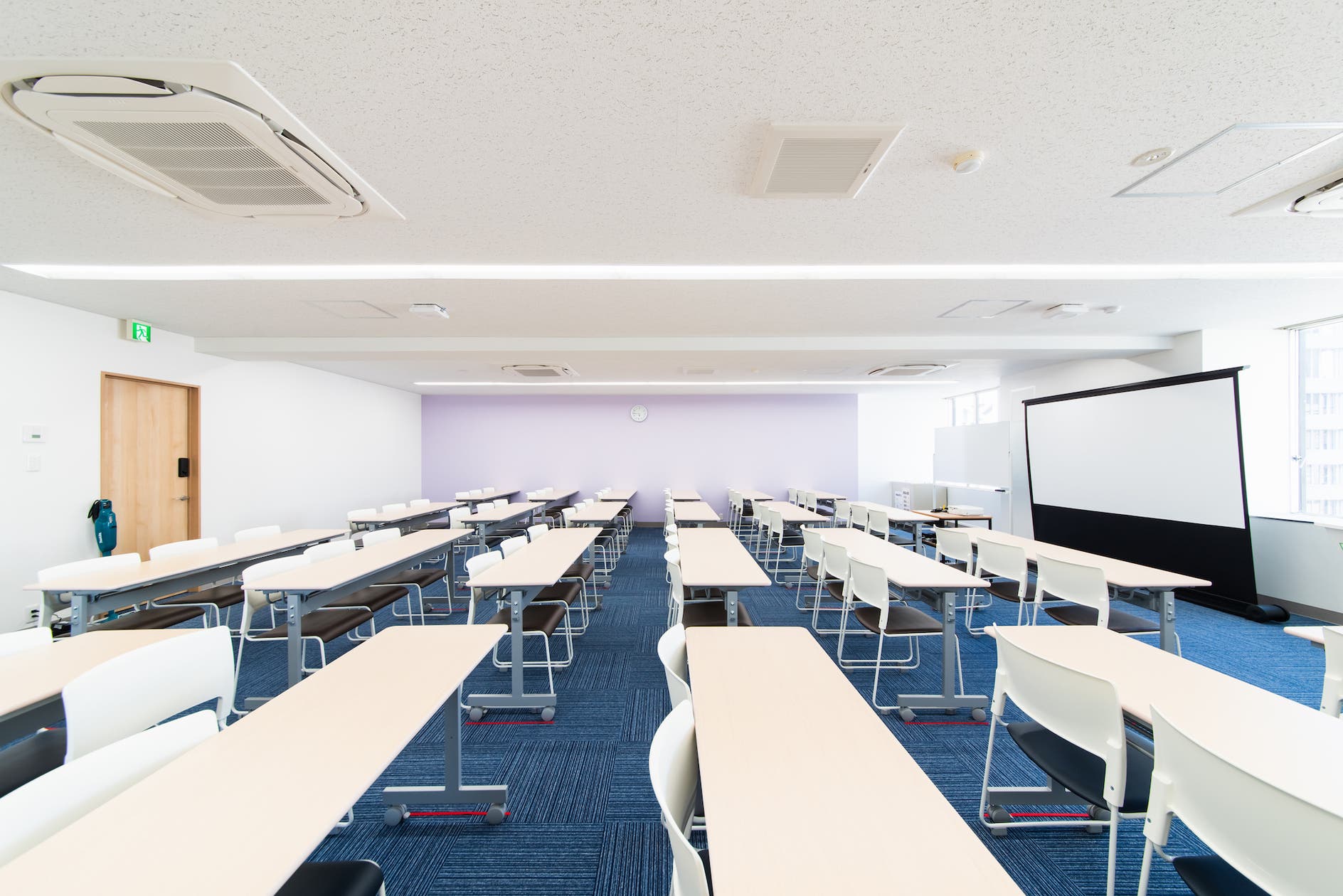 【名古屋の伏見駅徒歩1分】定員72名-モニター含む備品・高速Wi-Fi無料！707会議室の写真7