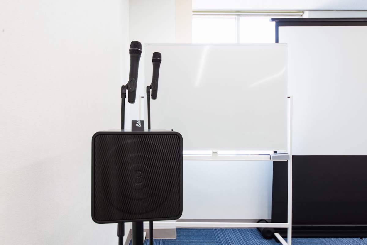 【名古屋の伏見駅徒歩1分】定員54名-モニター含む備品・高速Wi-Fi無料！706会議室の写真9