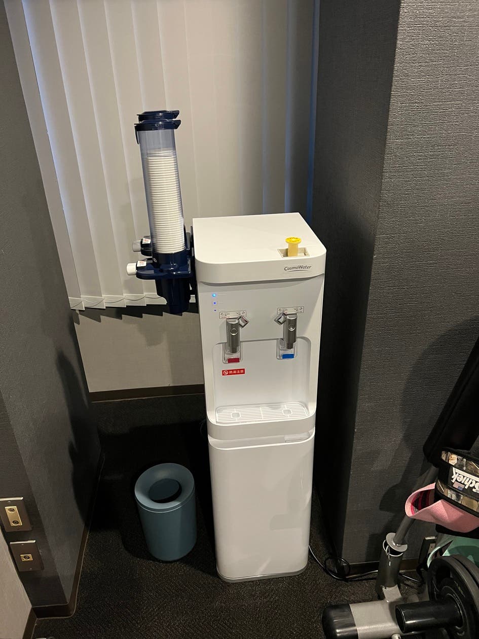 【値下げしました！】【池袋駅1分】おしゃれな内装で器具も充実A室！ウォーターサーバーありのレンタルジム【ルームA】の写真6