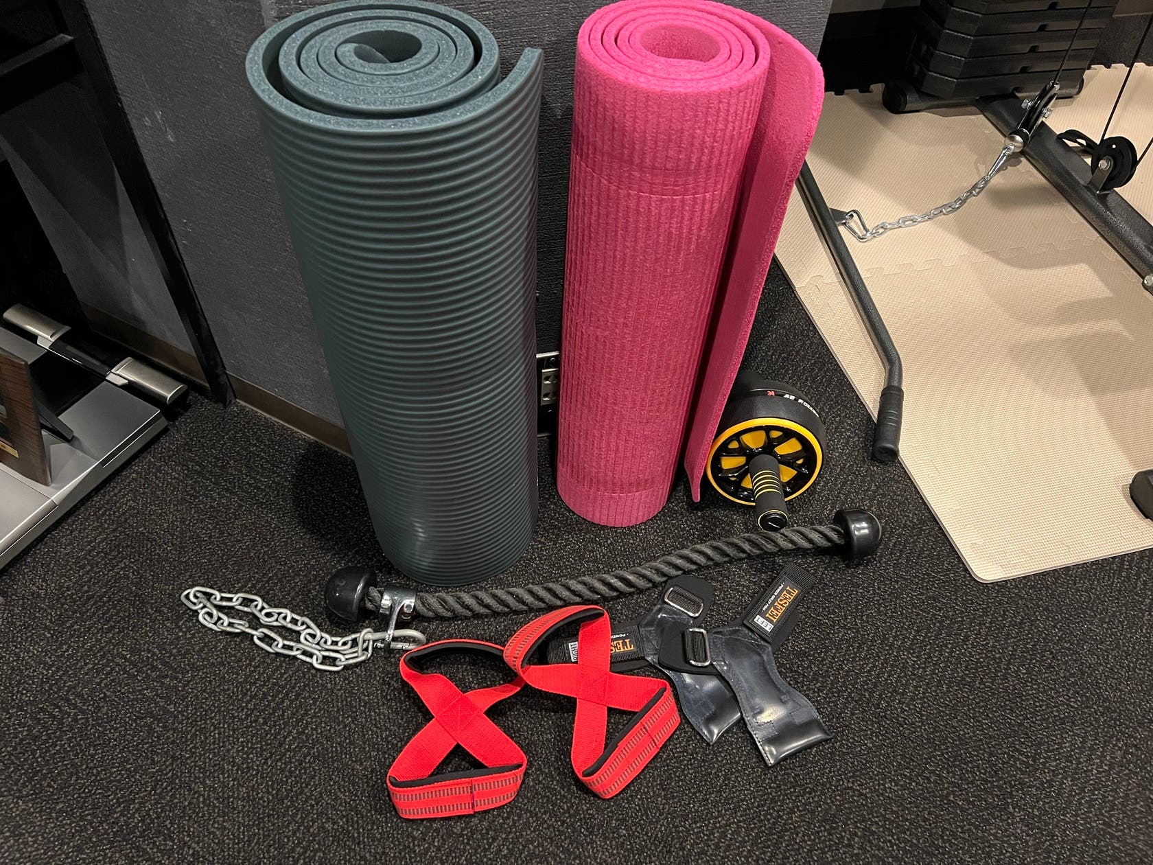 【値下げしました！】【池袋駅1分】おしゃれな内装で器具も充実A室！ウォーターサーバーありのレンタルジム【ルームA】の写真8