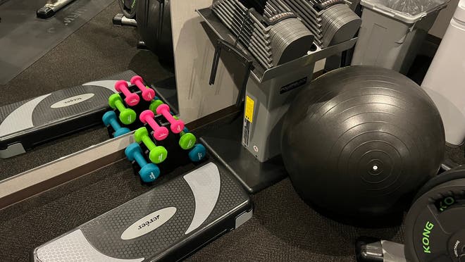 【値下げしました!】【池袋駅1分】おしゃれな内装で器具も充実A室!ウォーターサーバーありのレンタルジム【ルームA】の写真9