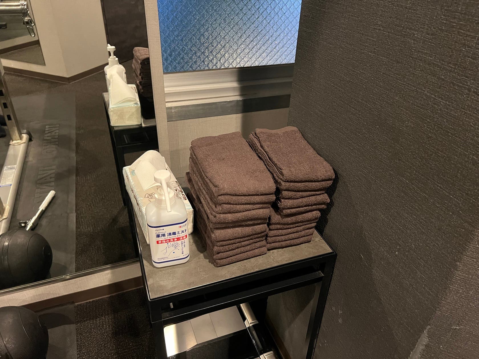 【値下げしました！】【池袋駅1分】おしゃれな内装で器具も充実A室！ウォーターサーバーありのレンタルジム【ルームA】の写真10