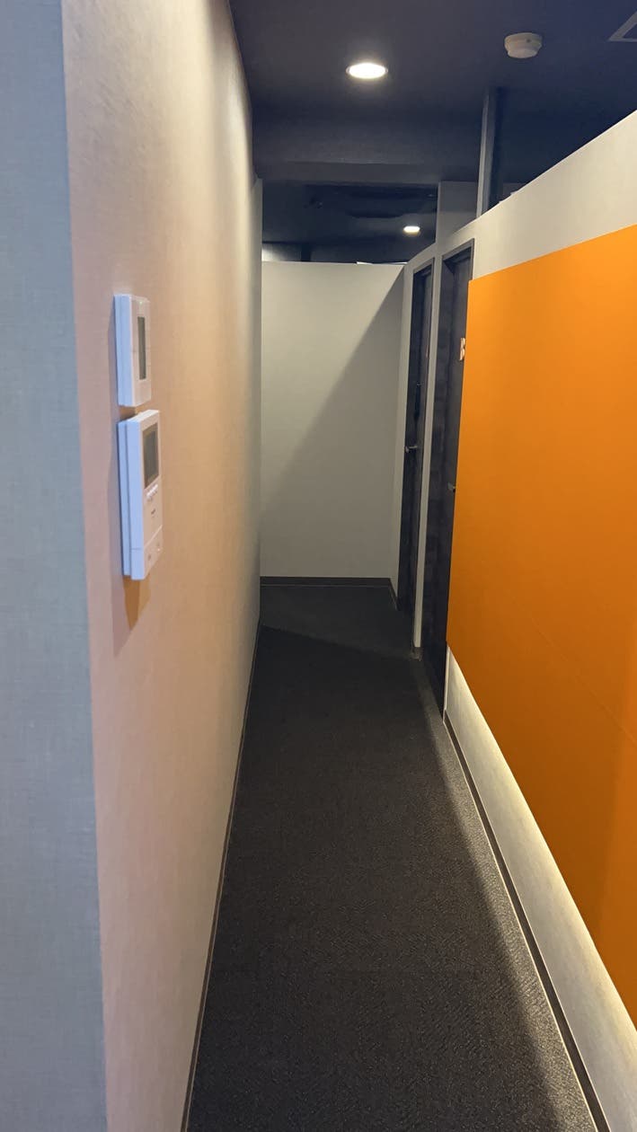 【値下げしました！】【池袋駅1分】おしゃれな内装で器具も充実B室！ウォーターサーバーありのレンタルジム【ルームB】の写真4