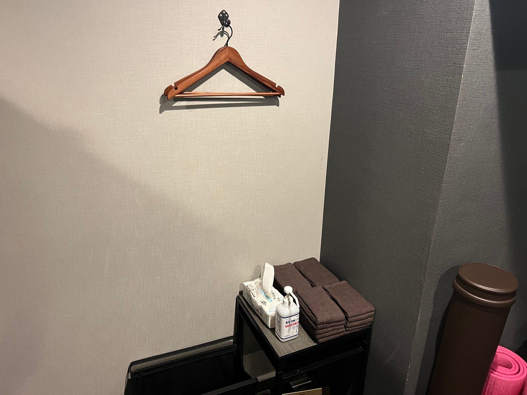 【値下げしました！】【池袋駅1分】おしゃれな内装で器具も充実B室！ウォーターサーバーありのレンタルジム【ルームB】の写真7