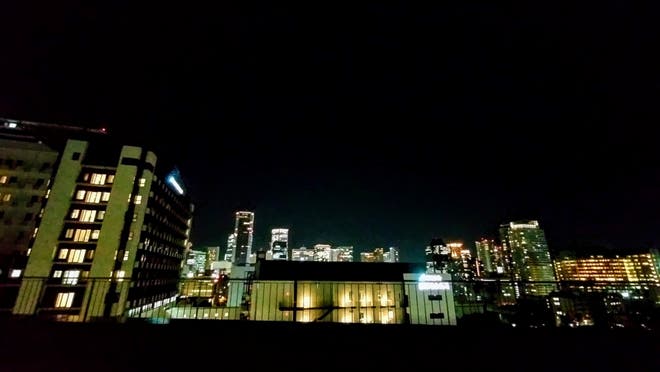 大阪・梅田周辺の高層ビル群をバックにした都会的なシーン撮影に最適なロケーション!の写真3