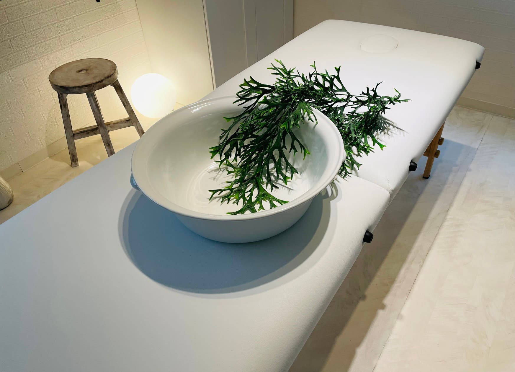 【フットバスで使用できるホワイトたらい】の画像1