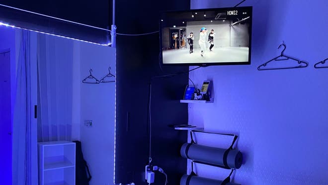 【新越谷1分】ダンスレッスン・振付確認モニター・BOSEスピーカー・LEDライト・無料備品多数用意の写真2