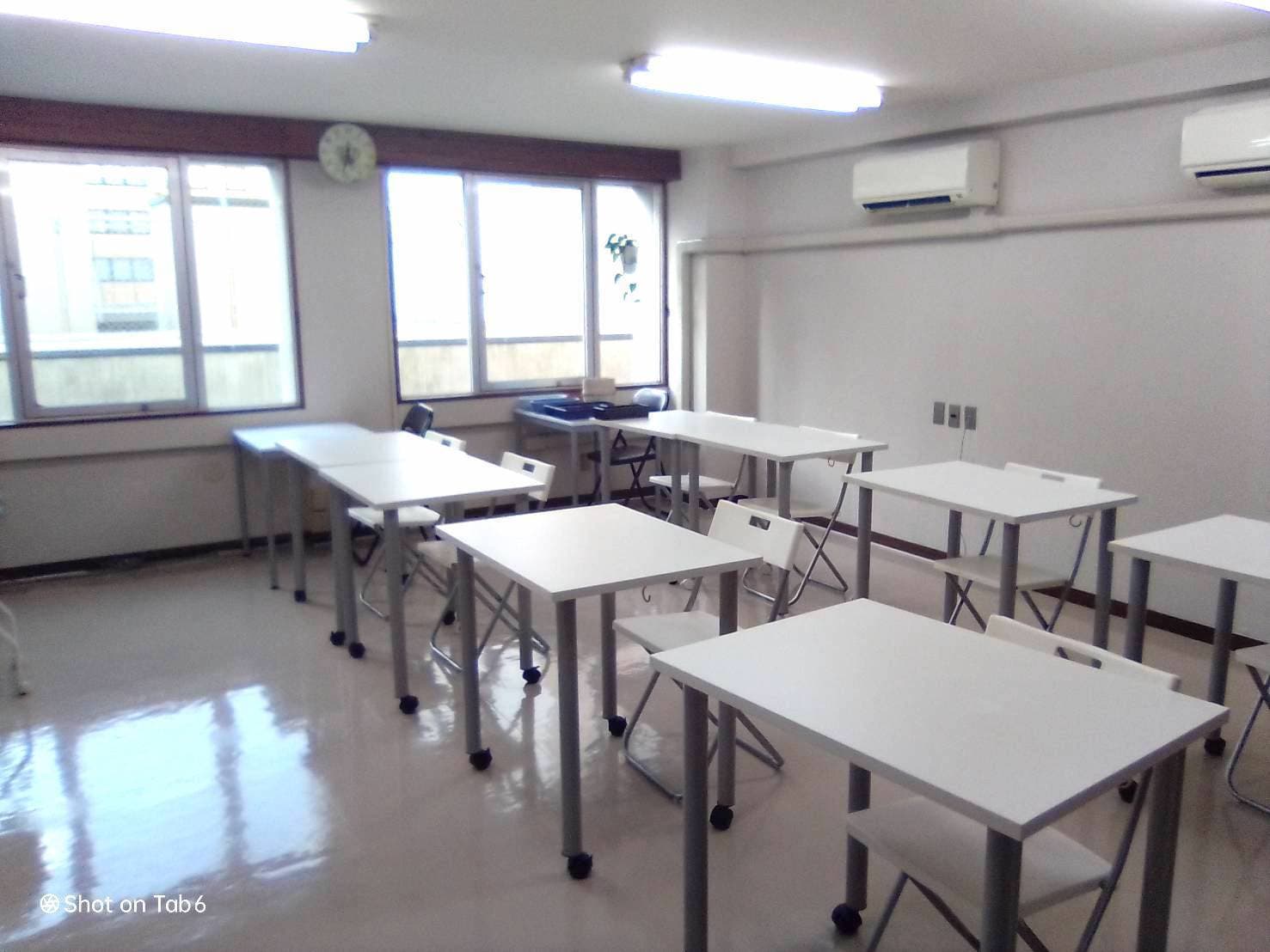 ＜room411＞仙台駅徒歩7分🚃光回線Wi-Fi📶ホワイトボード📝フリードリンク☕️会議/テレワーク/ワークショップ/ボドゲの写真1