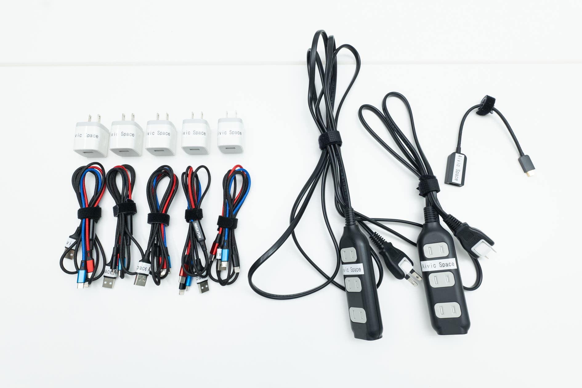 【新宿駅5分】16席、光回線高速WiFi、モニター・ホワイトボード完備☆1日1回スタッフ完全清掃の会議室の写真9