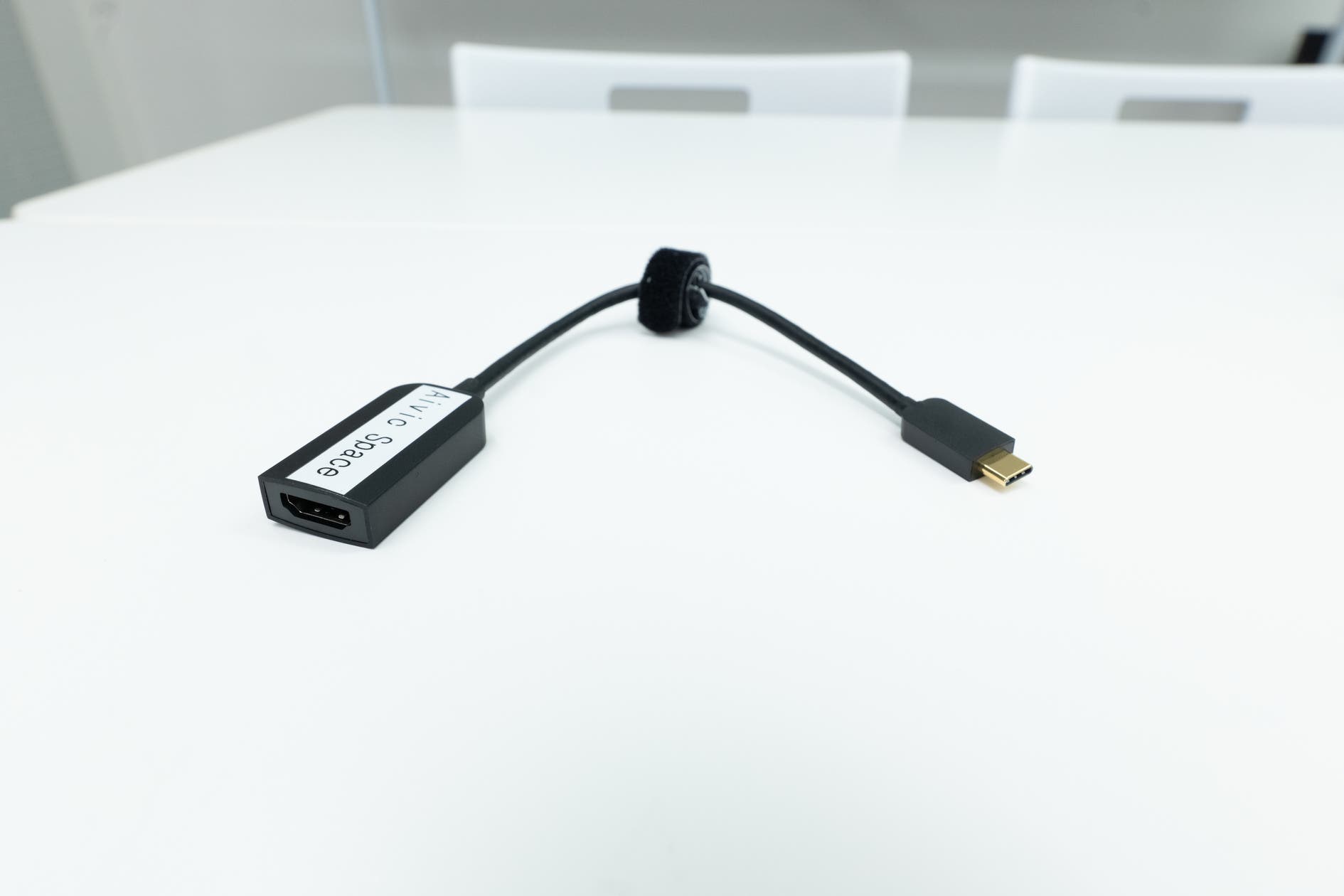 【新宿駅5分】16席、光回線高速WiFi、モニター・ホワイトボード完備☆1日1回スタッフ完全清掃の会議室の写真11