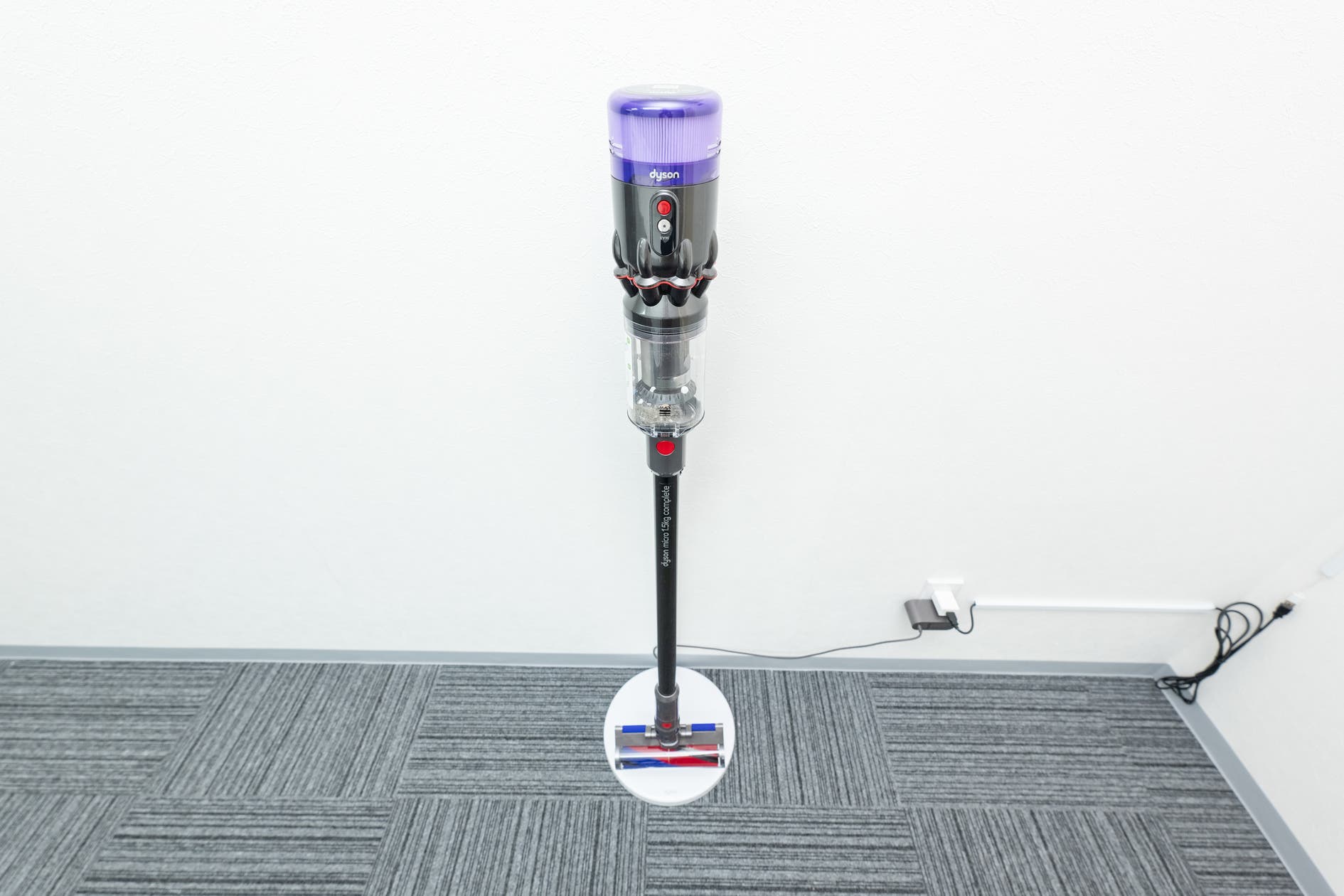 【新宿駅5分】16席、光回線高速WiFi、モニター・ホワイトボード完備☆1日1回スタッフ完全清掃の会議室の写真14