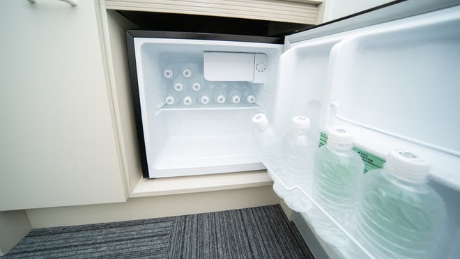 【新宿駅5分】16席、光回線高速WiFi、モニター・ホワイトボード完備☆1日1回スタッフ完全清掃の会議室の写真17