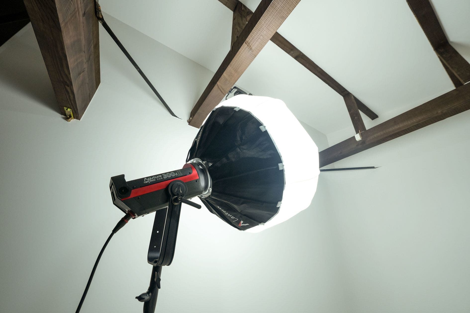 【照明機材レンタル】 Aputure Light Storm 300d2の画像1