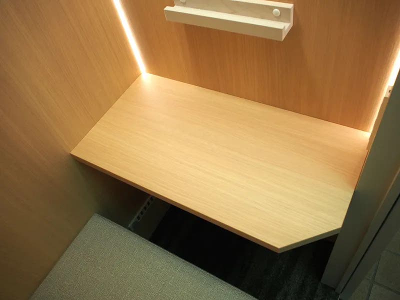 【CHATBOX青山安田ビル】101(一人用ワークブース)　Web会議・通話に最適/無料Wifi/電源ありの写真3