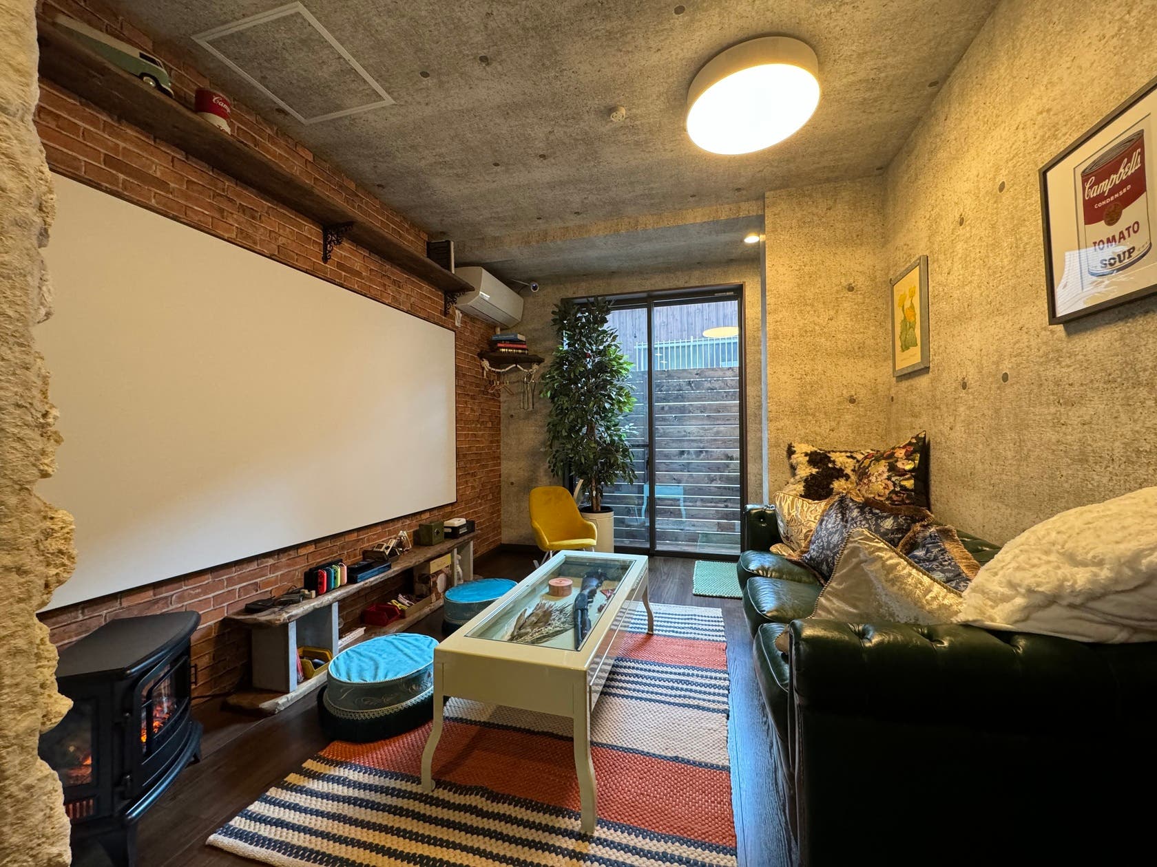 最速Switch２マリオカートワールド導入⭐️ 超築浅物件のおしゃれ空間で24時間利用可能！関西唯一カラオケが出来るスペース🌟の写真20