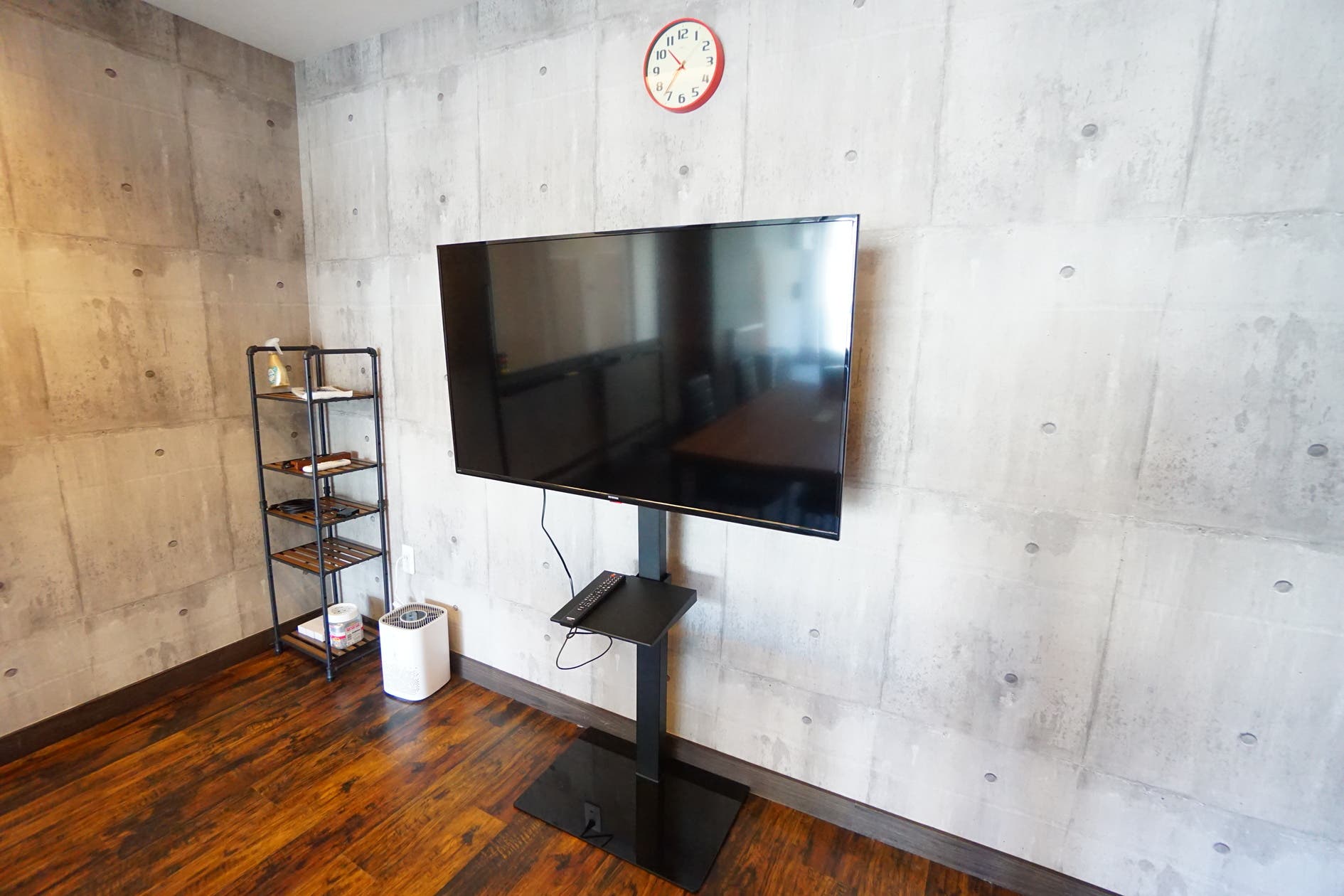 ＜The KARIROOM A＞5名収容会議室💺光回線Wi-Fi📶会議/打ち合わせ/商談/リモートワークの写真6