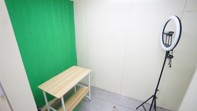 <The KARIROOM B>3名収容撮影スペース📸背景布🟩リングライト💡防音🔈撮影/動画撮影/YouTubeの写真2