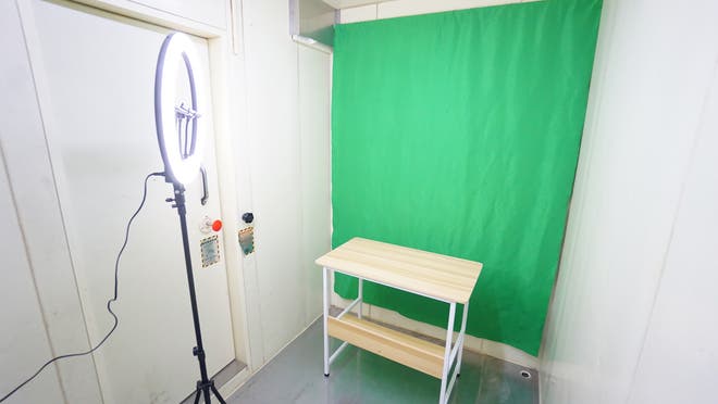 <The KARIROOM B>3名収容撮影スペース📸背景布🟩リングライト💡防音🔈撮影/動画撮影/YouTubeの写真1