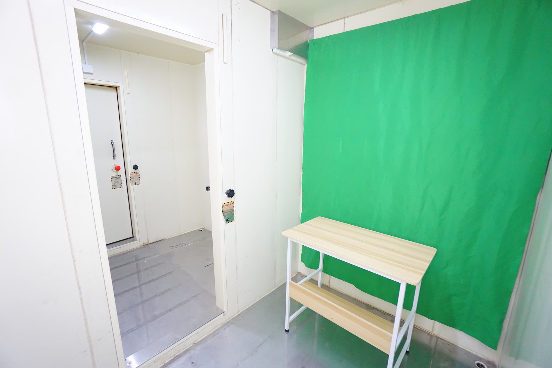 ＜The KARIROOM B＞3名収容撮影スペース📸背景布🟩リングライト💡防音🔈撮影/動画撮影/YouTubeの写真8