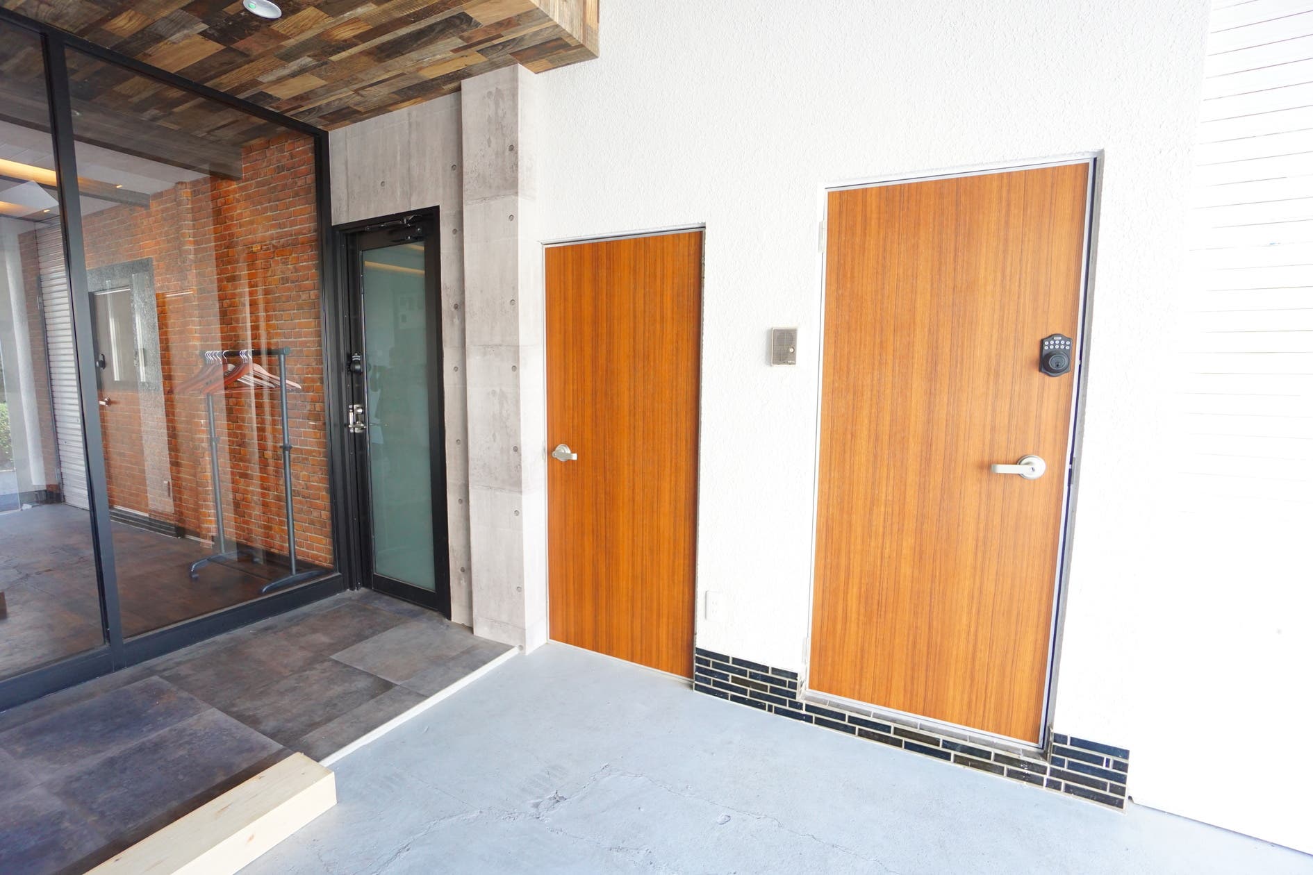 ＜The KARIROOM A＞5名収容会議室💺光回線Wi-Fi📶会議/打ち合わせ/商談/リモートワークの写真15