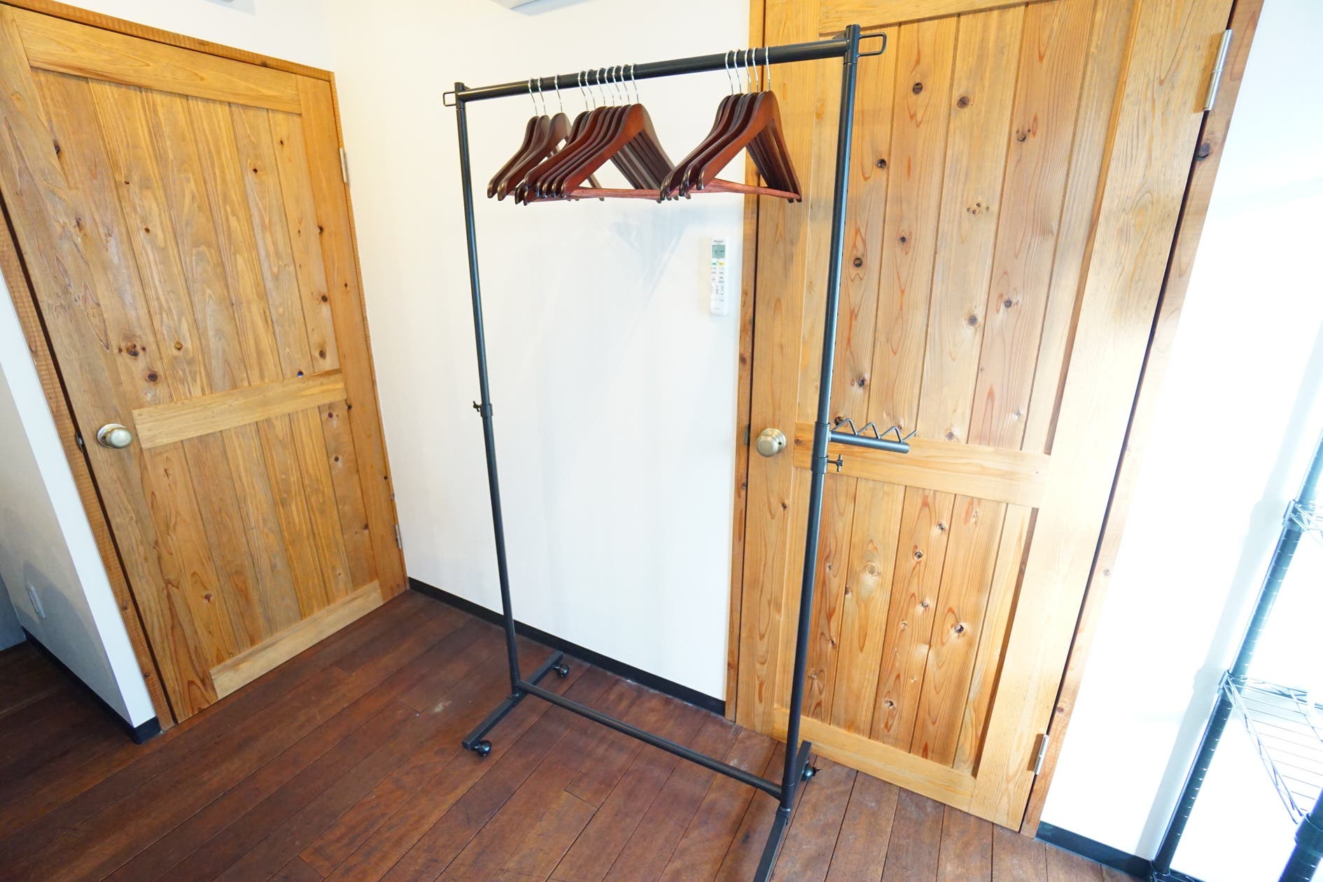 ＜The KARIROOM E＞15名収容セミナールーム💺光回線Wi-Fi📶プロジェクター🎥セミナー/説明会/講義の写真9