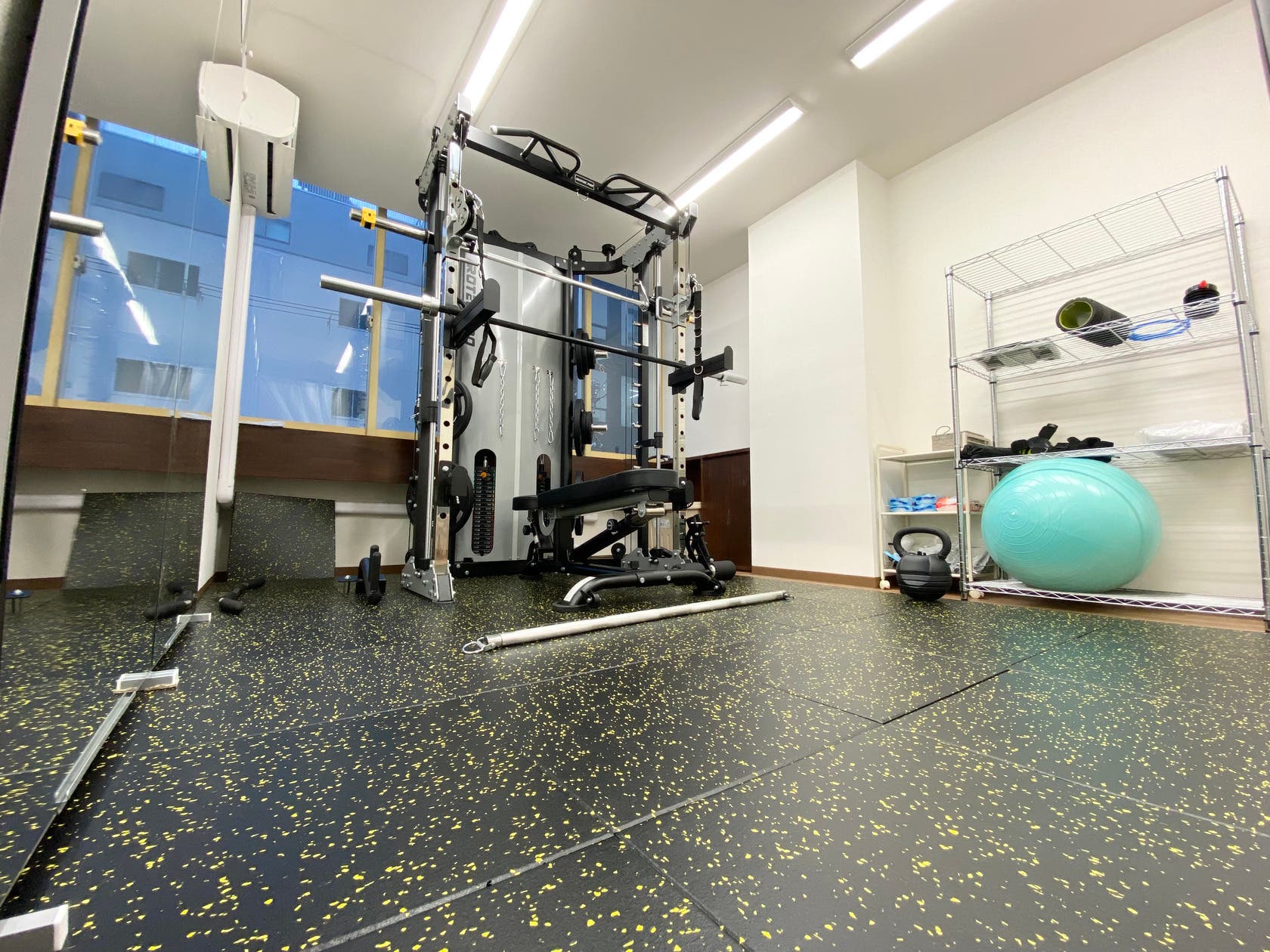 レンタルジムbirdy 本町店【本町駅徒歩1分 】　当日予約可！パーソナルトレーニングに最適！の写真2