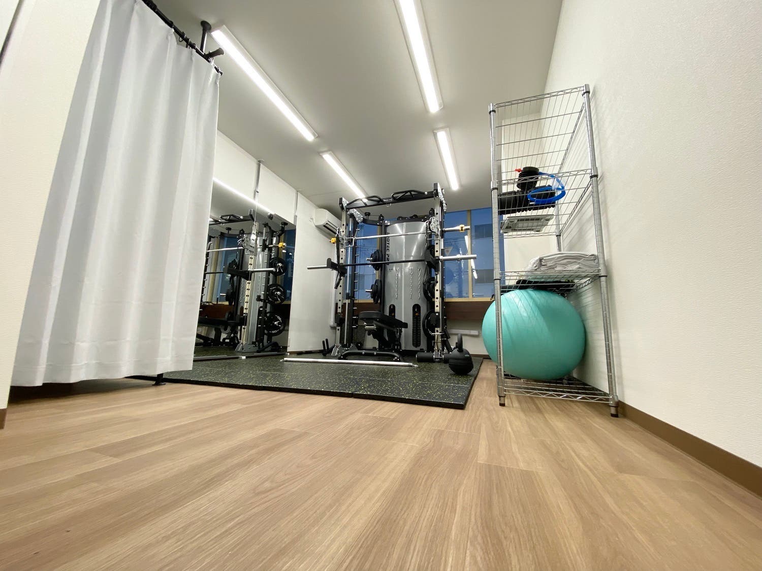 レンタルジムbirdy 本町店【本町駅徒歩1分 】　当日予約可！パーソナルトレーニングに最適！の写真1