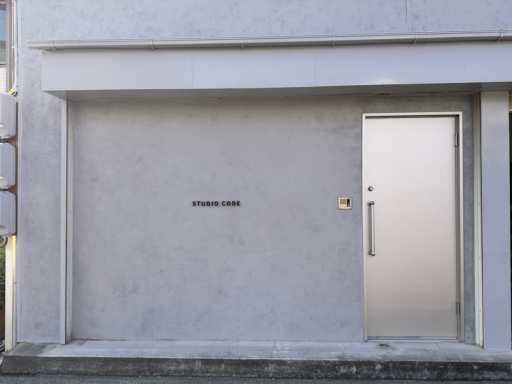 韓国から取寄せの照明でダンス練習や撮影・Live配信などに最適なスタジオの写真5