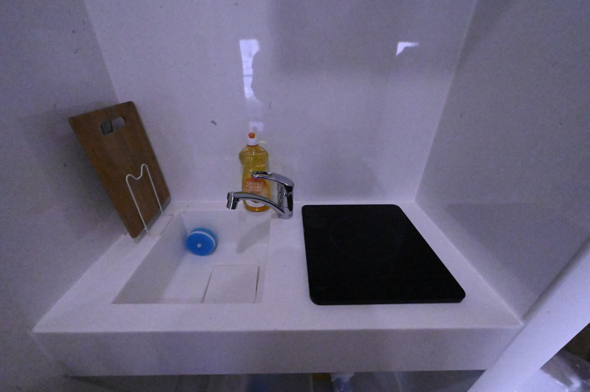 渋谷駅徒歩6分🚶‍♀️白×木目の大人おしゃれスぺース🌿女子会・推し活・誕生日会・映画鑑賞✨65型TV◎忘年会・クリスマス🎄の写真23